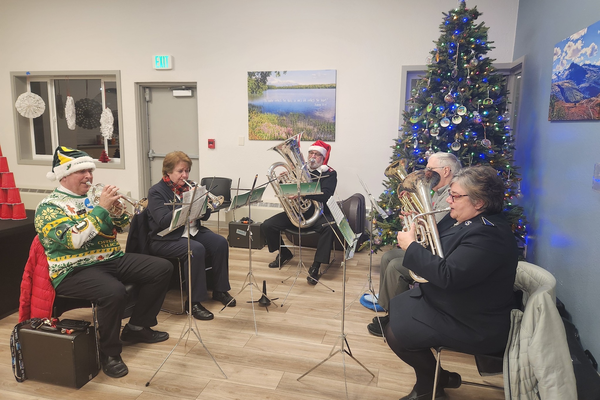 Holiday traditions aim to bring healing at Anchorage recovery program ...